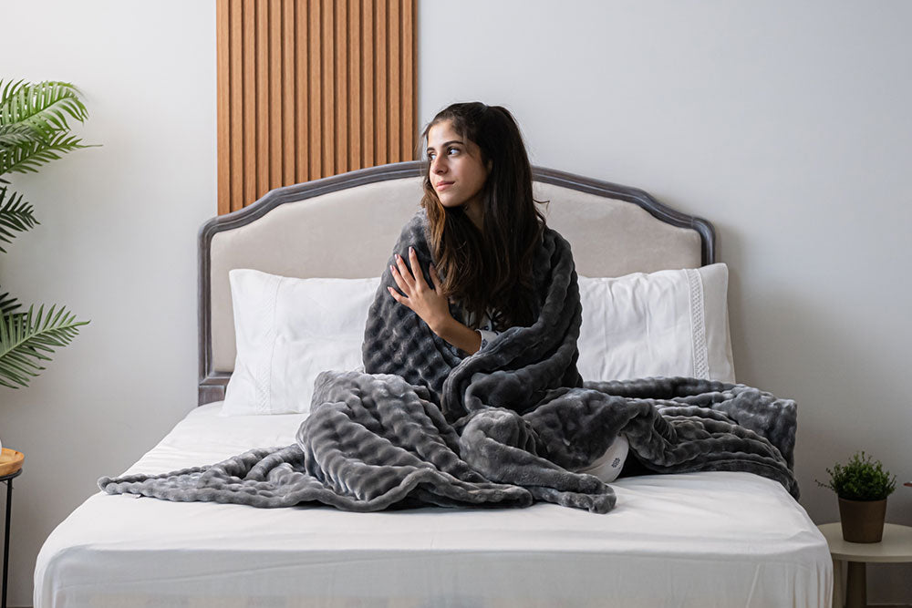How to Style the Lush Blanket: 3 Looks for Comfort and Elegance ...